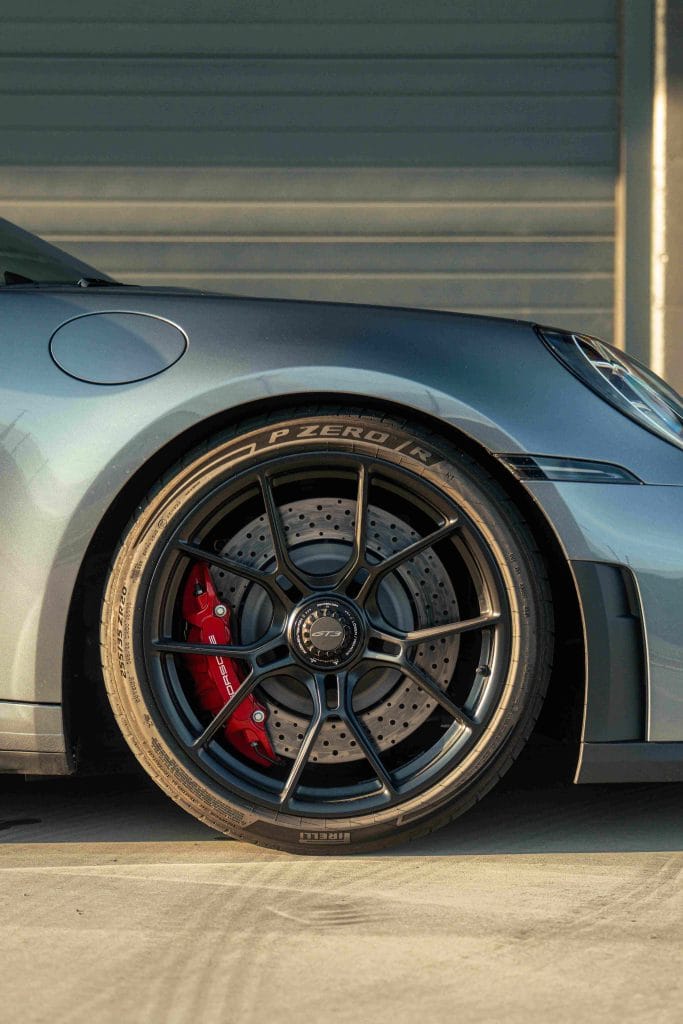 🥇Pirelli'den Porsche 911 GT3’e "Terzi İşi" Lastik: P Zero R ve Pist ...