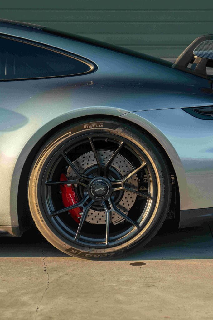 🥇Pirelli'den Porsche 911 GT3’e "Terzi İşi" Lastik: P Zero R ve Pist ...